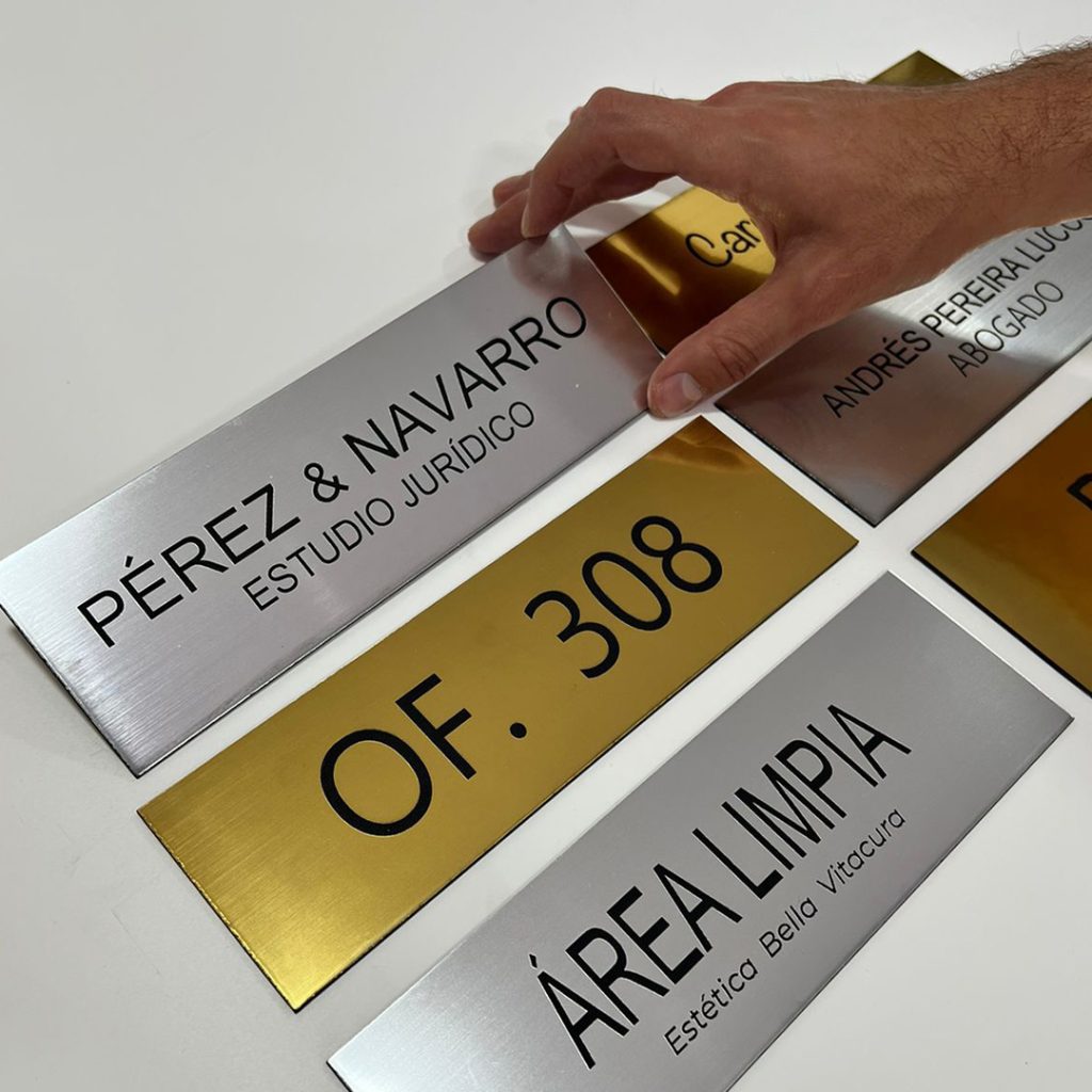 Letreros Acrílicos – Una empresa de Publiciudad®